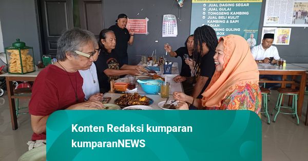 Yenny Wahid Nyate Bareng Butet Kartaredjasa, Kode Dukung Ganjar ... Yenny Wahid Nyate Bareng Butet Kartaredjasa, Kode Dukung Ganjar ...